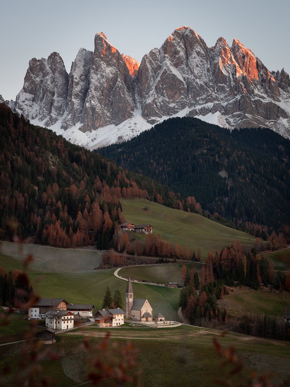 God Moves Mountains – Laura Bon